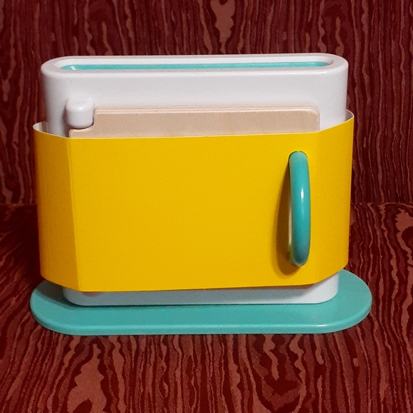 LOVEVERY | Toys | Lovevery Emotion Match Mirror The Enthusiast Play Kit ...